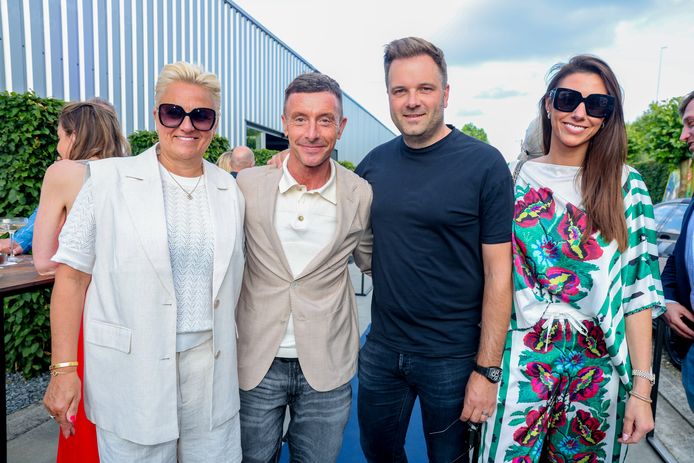 Jori en Maxim uit ‘The Sky is the limit’ stellen duurste bed ter wereld ...