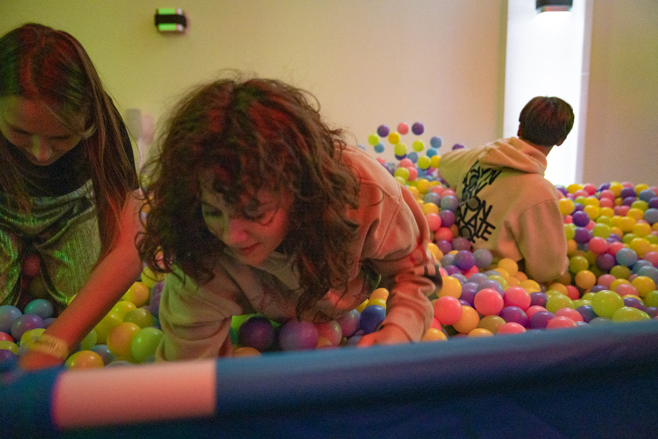 REPORTAGE. Bier in de kerk, een ballenbad en een match à la Tinder ...