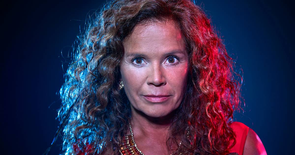 Nicole Buch genoot van survivallen op tropisch Robinson-eiland | Show ...