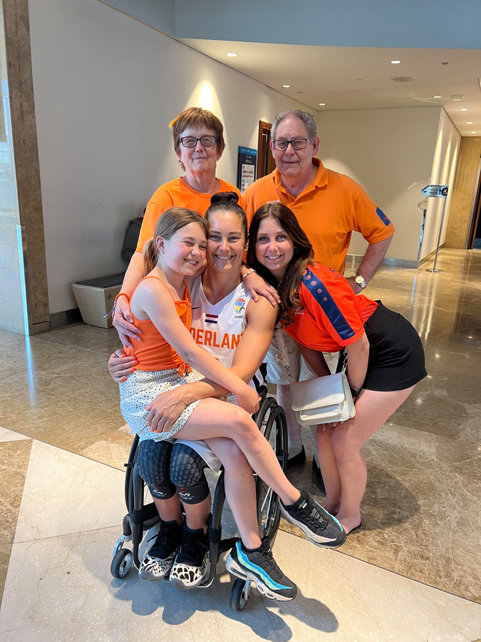 Rolstoelbasketbalster De Rooij mag - na valpartij - toch nog dromen van ...