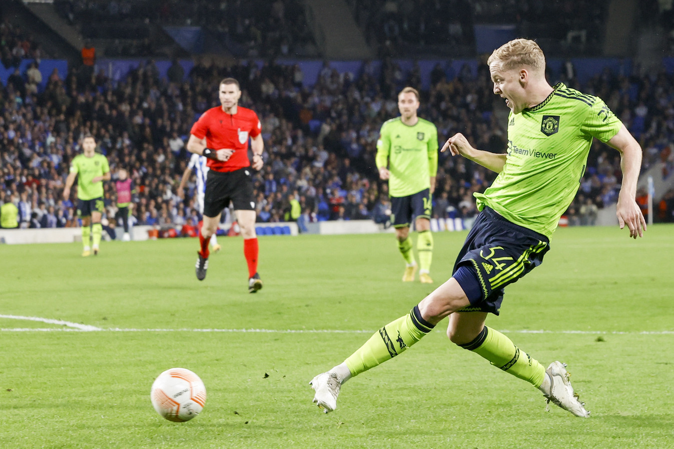 Donny van de Beek krijgt ervan langs in Engelse media: ‘Hij heeft zijn ...