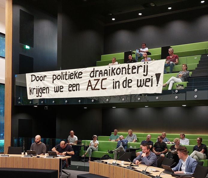 Buren azc Oss-Noord betrekken de loopgraven: ‘Tot op het bot getergd ...