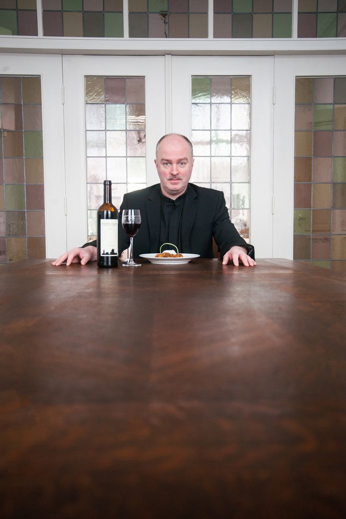 Waarnemer uit Helmond voor Udense pastoor Theo van Osch | Uden | bd.nl