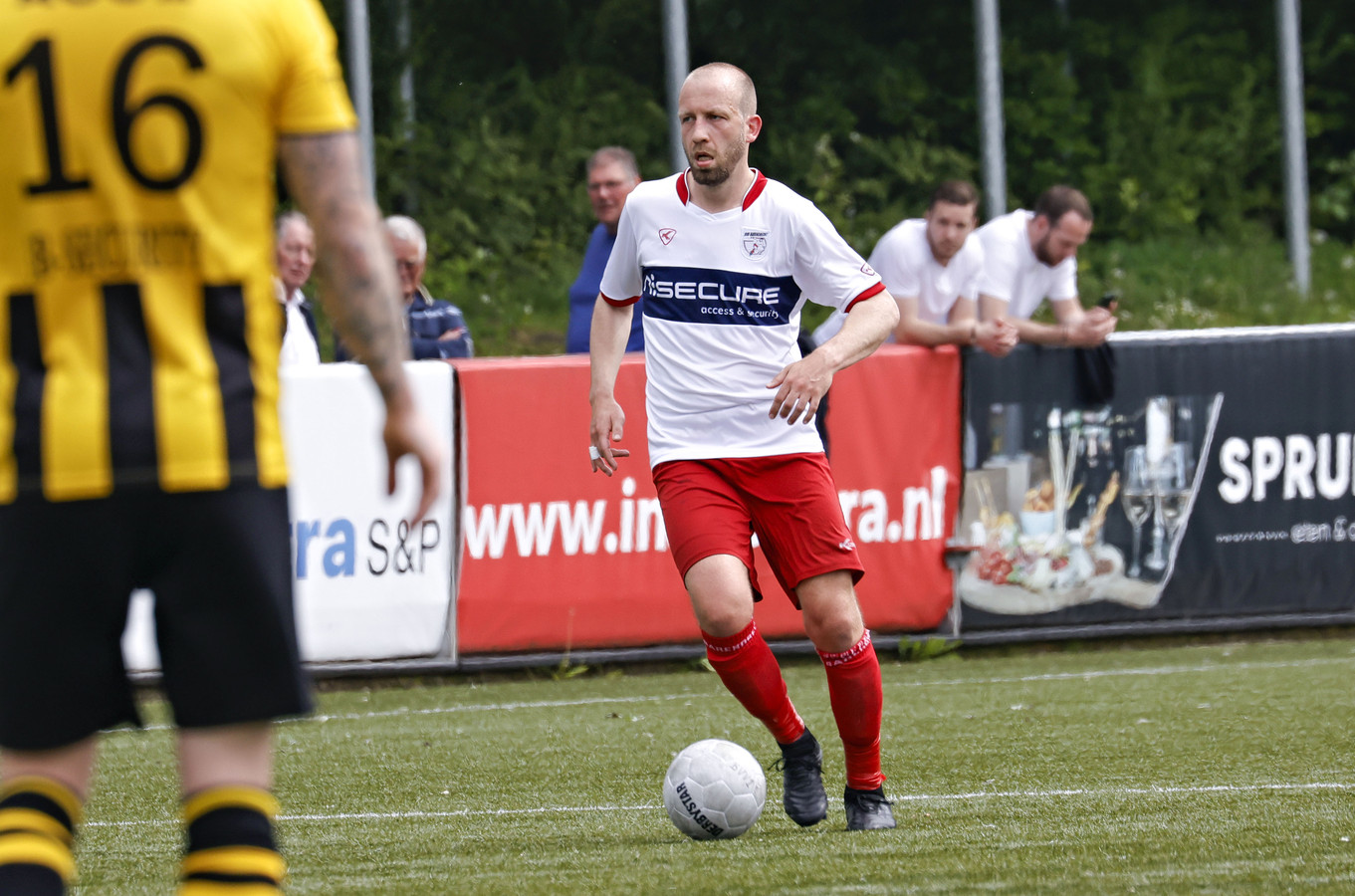 Wie speelt volgend seizoen waar in het amateurvoetbal? Alle transfers ...