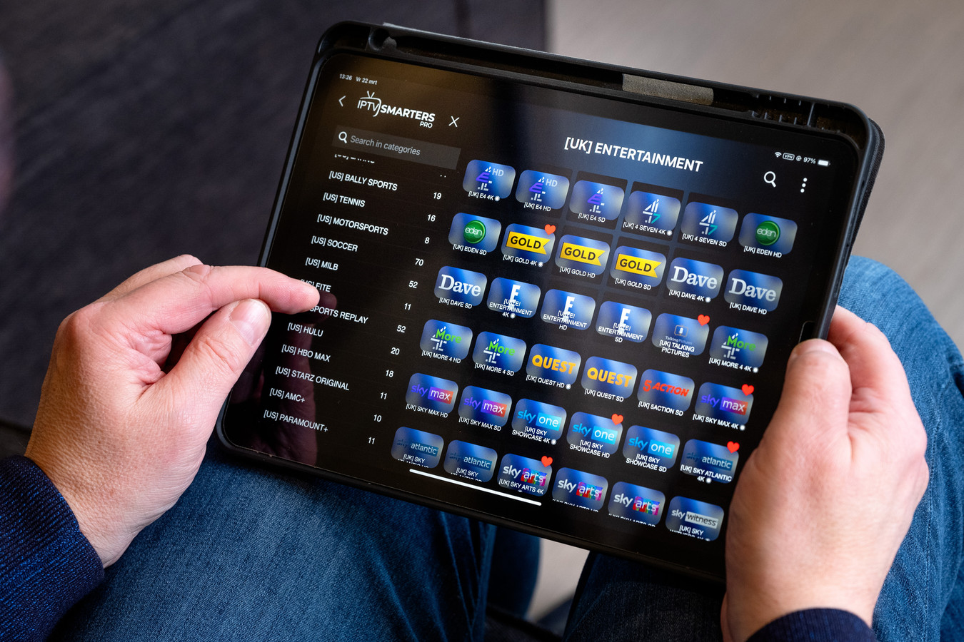 Meer dan miljoen Nederlanders kijken illegaal televisie: harde aanpak ...