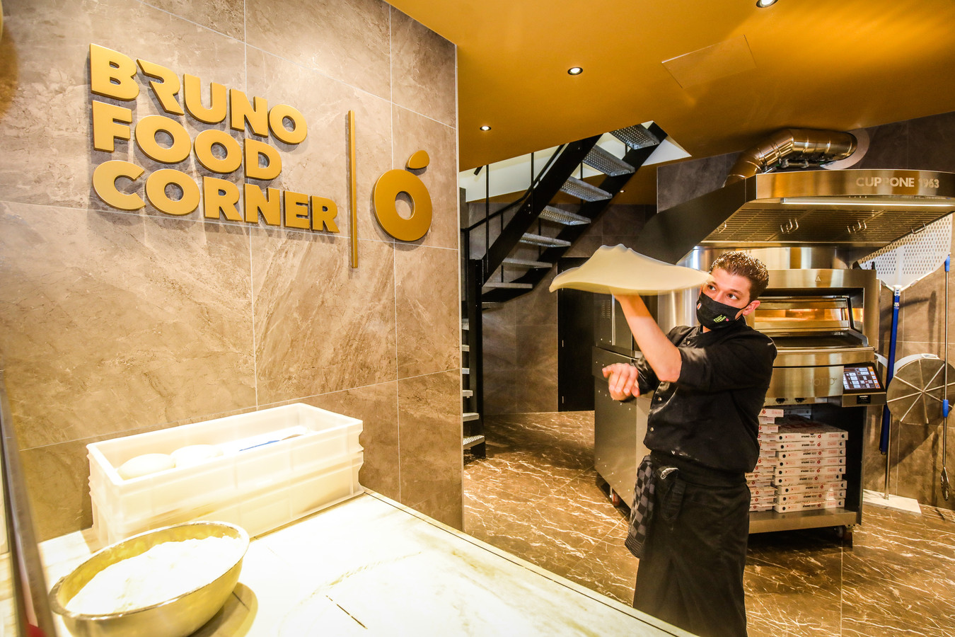 Bruno Foodcorner opent vestiging in station van Brugge: “Takeaway staat ...