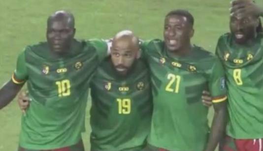 Kleine domper voor Brys: Ngadeu, ex-verdediger Gent, met pijnlijke own ...