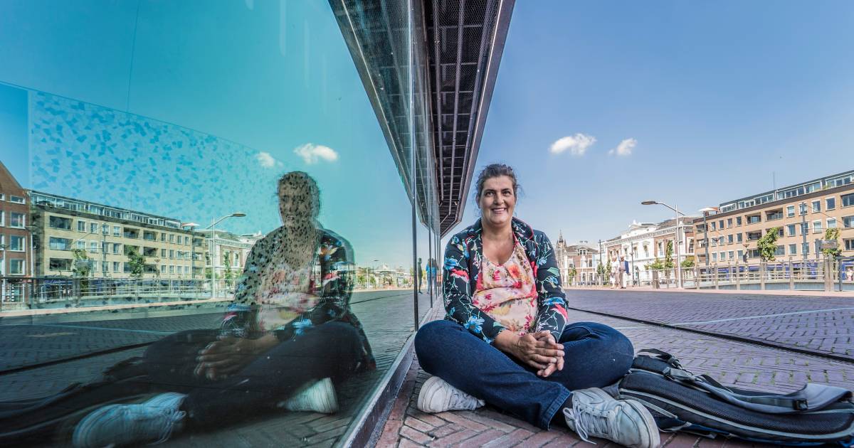 Angelique(48) is moeder van alle Delftse daklozen: ‘Levende voorbeeld ...