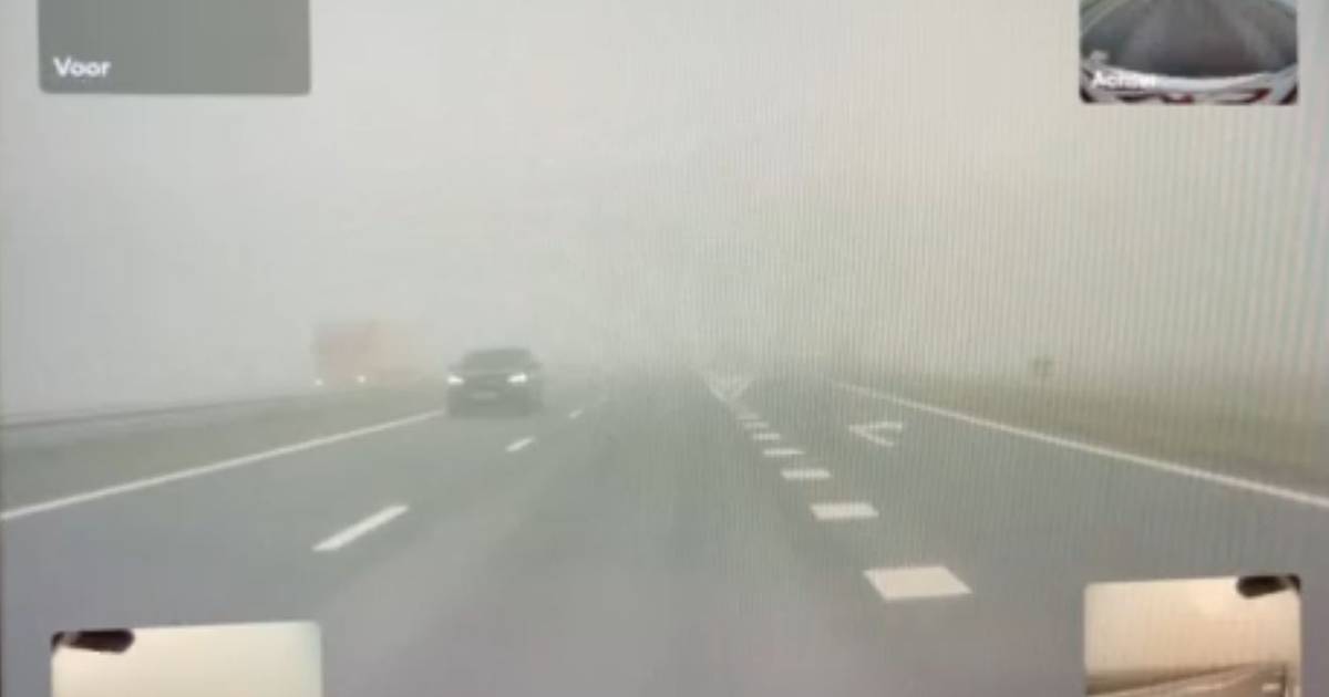 Beelden van spookrijder die ineens opduikt uit de mist | Binnenland | ed.nl