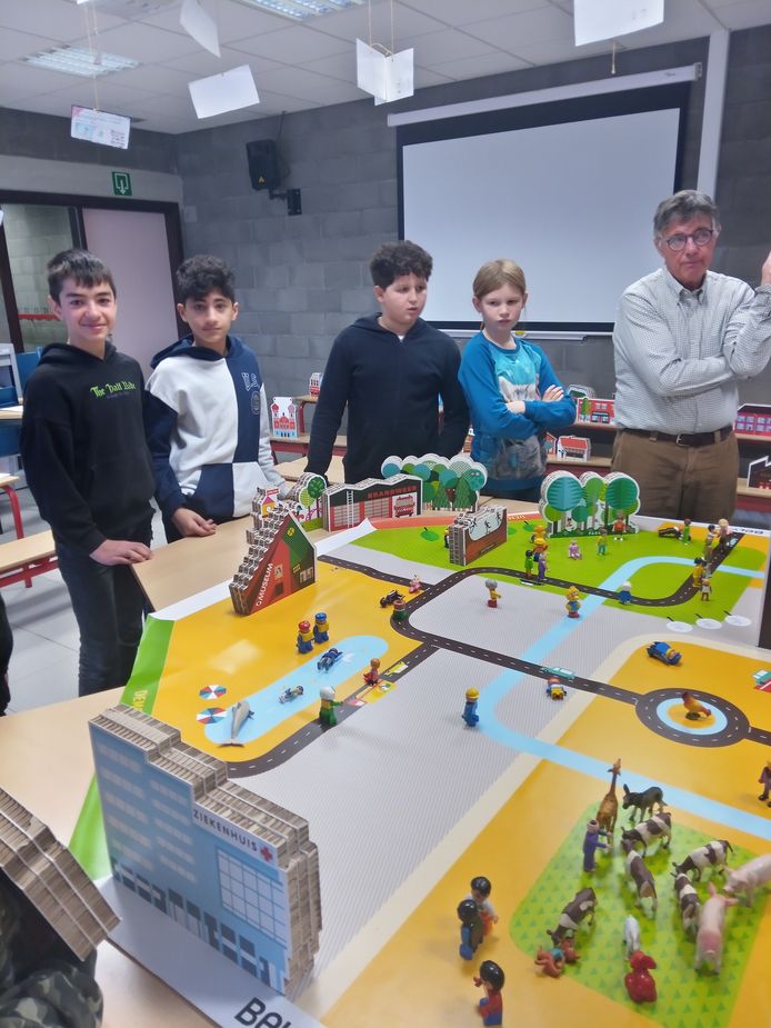 Schoolkinderen Heilig Hart leren stad besturen tijdens workshop ...