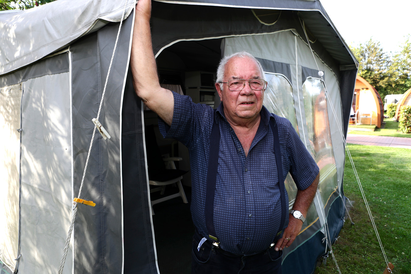 88-jarige Cees komt trouw naar Nieuwlandse camping waar hij de helft ...