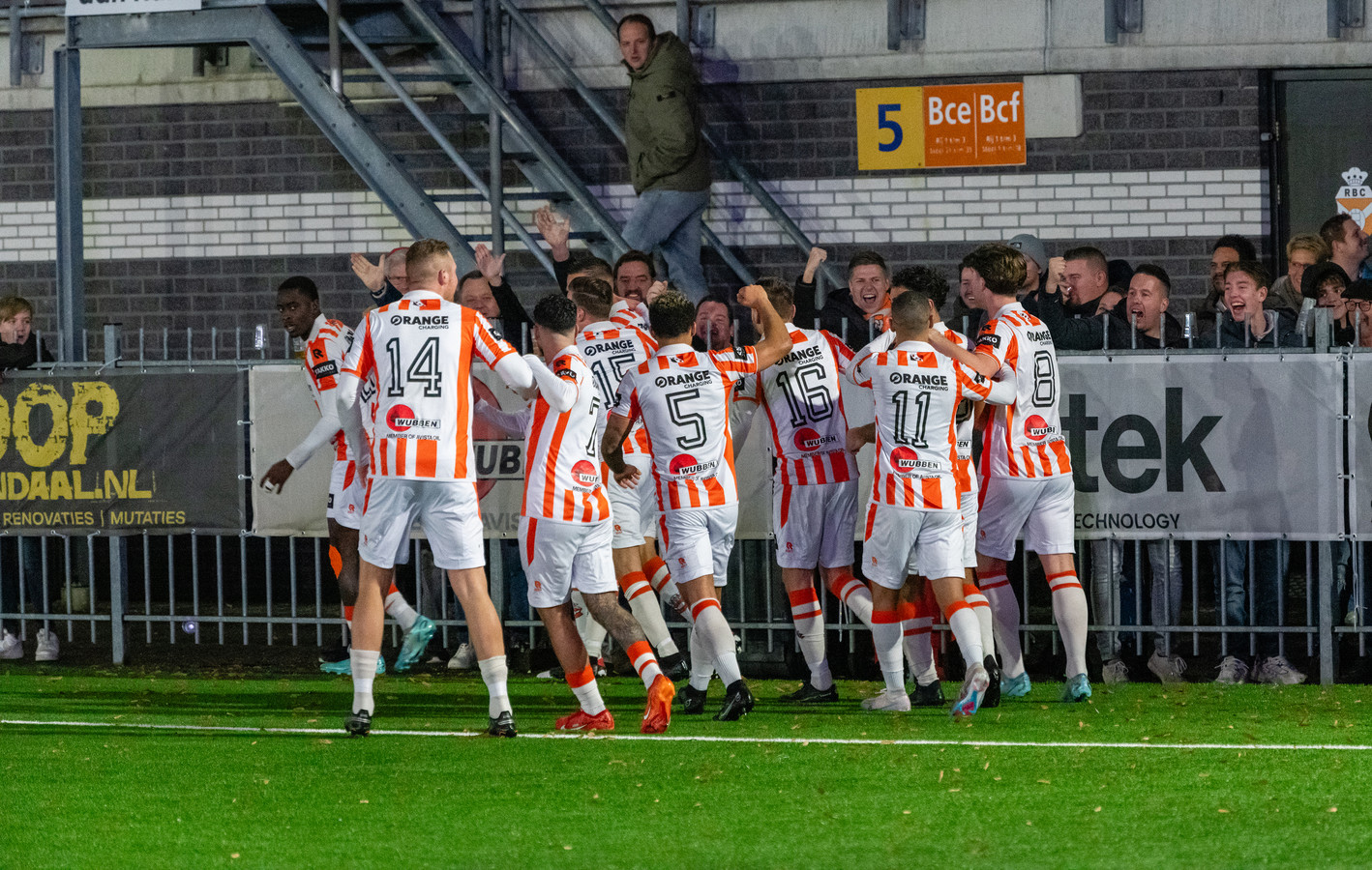 RBC haalt uit in sfeervol Atik-stadion: ‘Begint steeds meer te leven ...