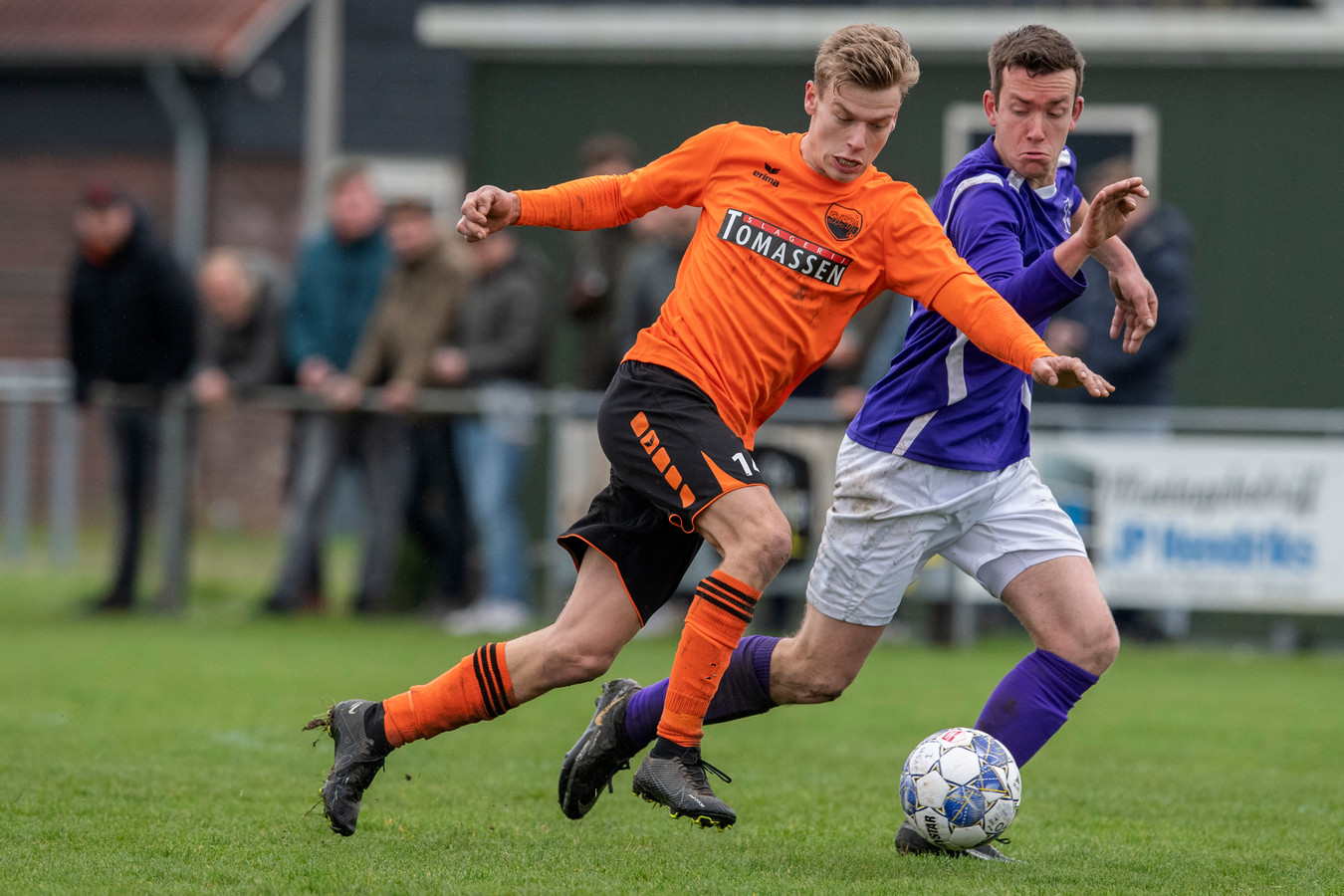 SVSH wint derby en steekt draak met SSE: fans verkleden zich als ...