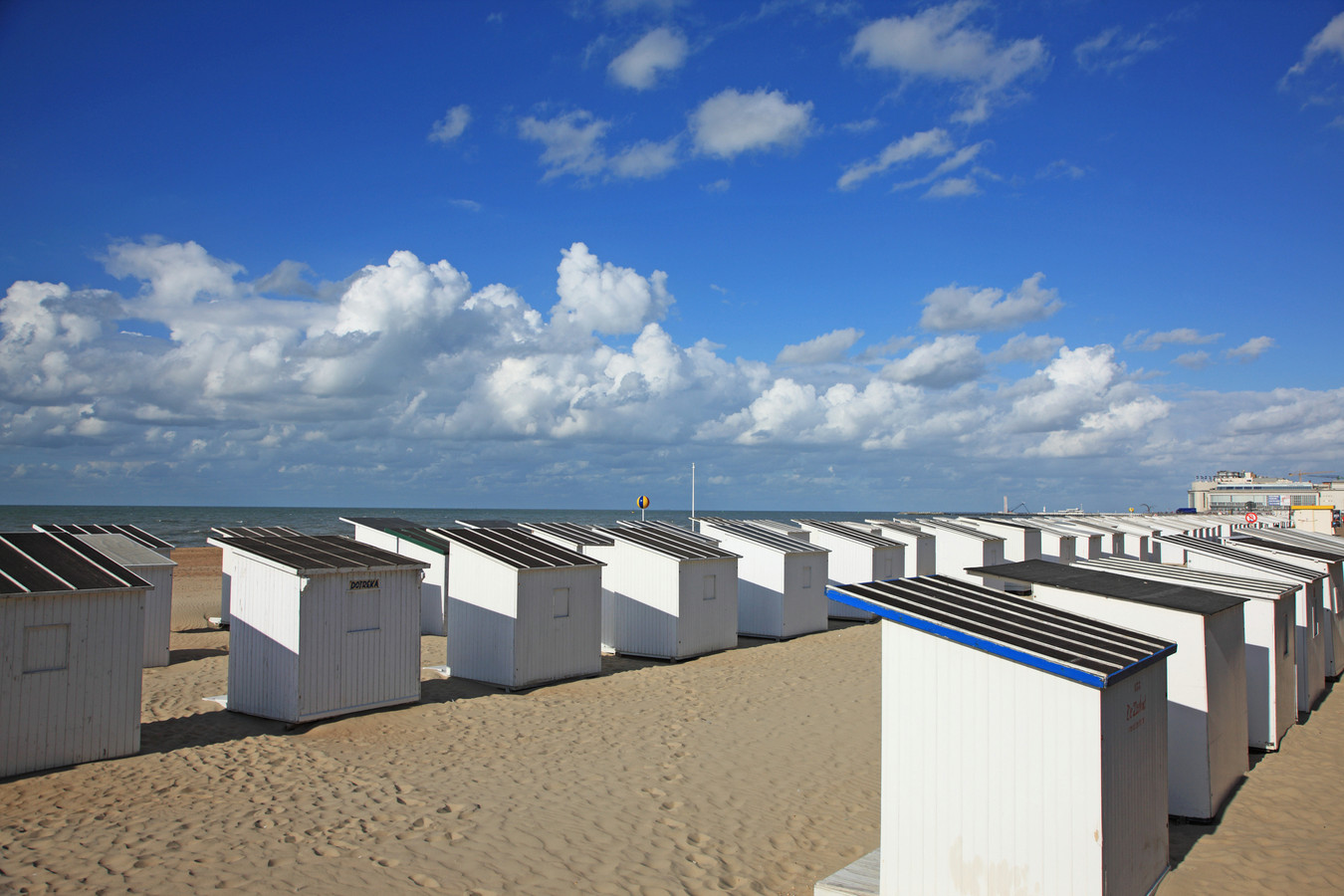 Zomer in het binnenland, maar zeebries duwt temperatuur flink lager aan ...