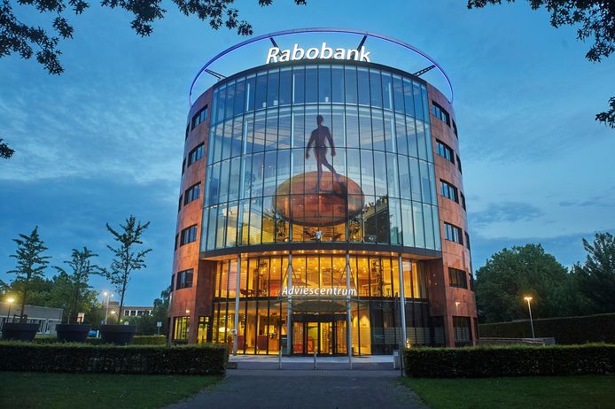 Stortapparaat Rabobank Oss slikte dagenlang valse biljetten van 500 ...