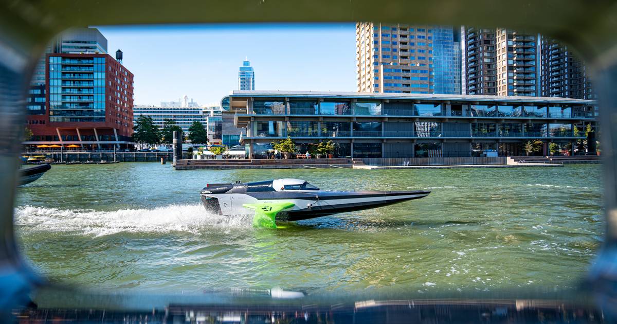 Scheurende boten langs de Erasmusbrug en bijzondere schepen: de ...