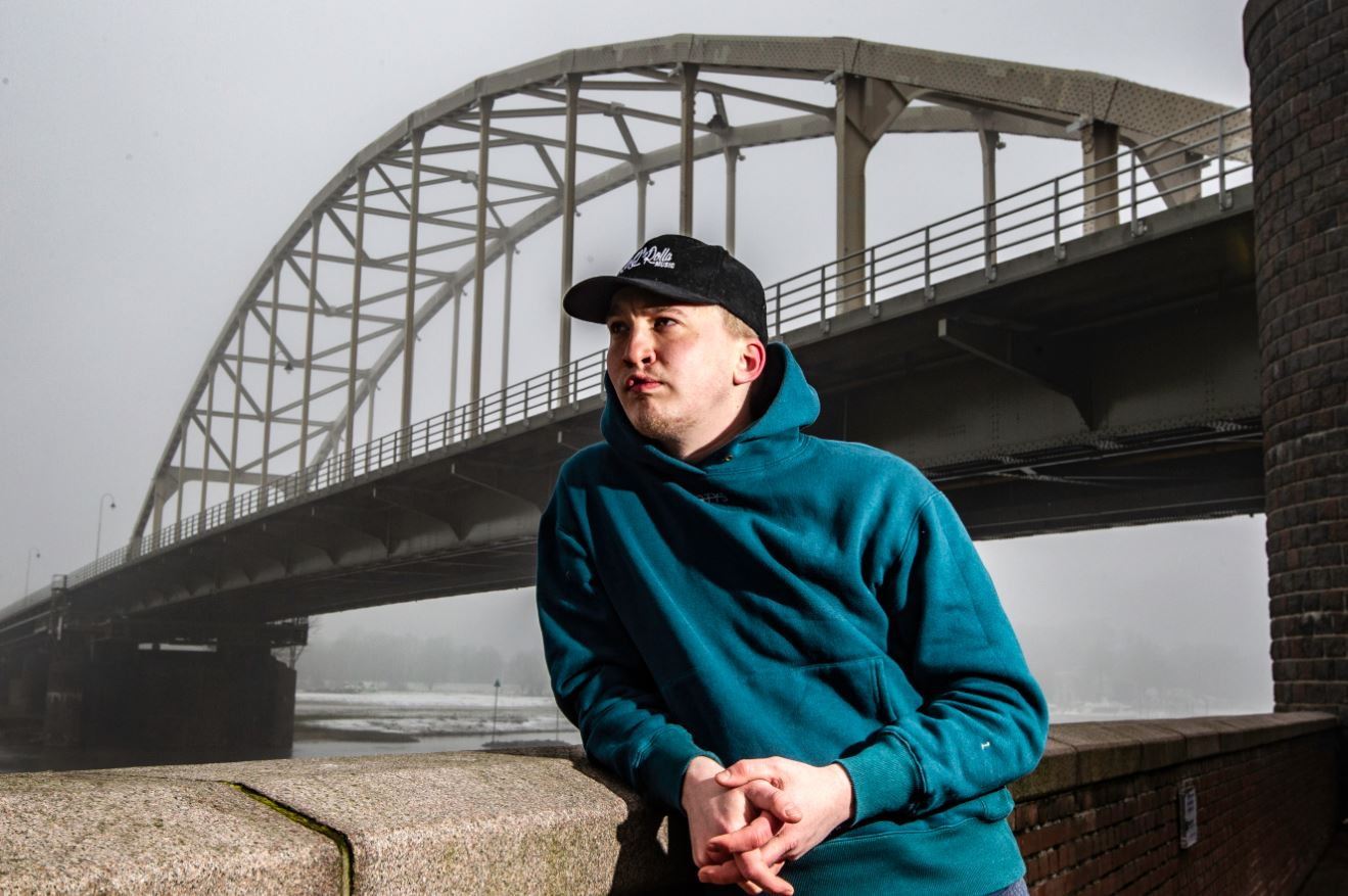 Rapper Snelle uit Deventer legt rapper Pjotr uit Zutphen vast in nieuw ...