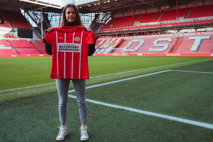 Voetbaltalentje Aniek Janssen (16) uit Huissen gaat naar PSV: ‘Mijn ...