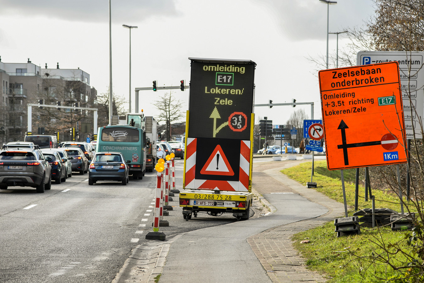 Omleidingsverkeer in betere banen na plaatsen extra signalisatie | Foto ...