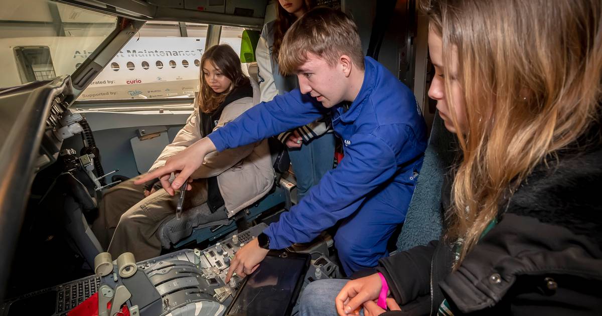 Rode loper voor meiden in vliegtuigtechniek, zoals Myla: ‘Achter een ...