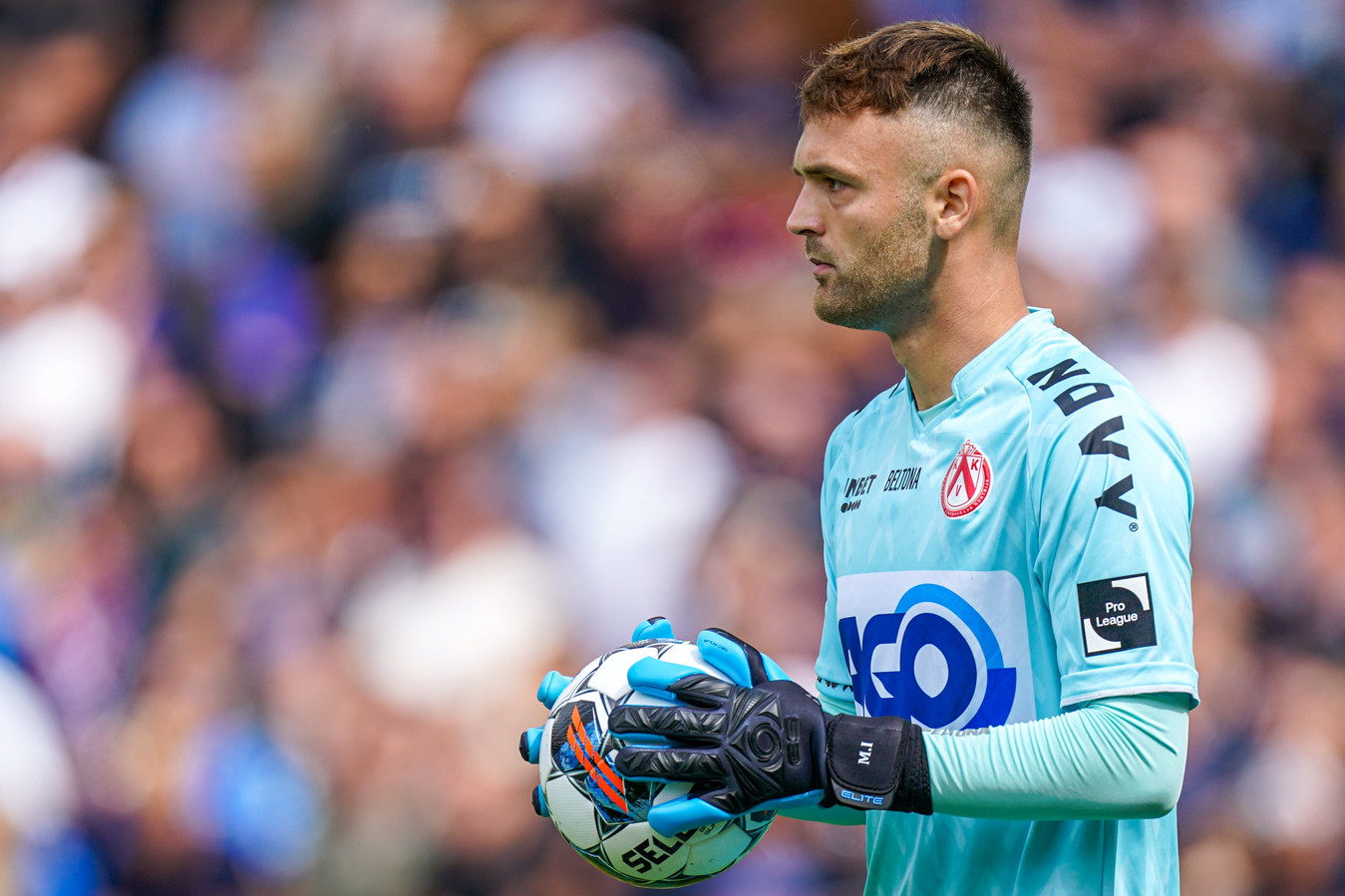 Degelijk Club Brugge boekt moeizame zege tegen KV Kortrijk, Noa Lang valt uit met een blessure ...