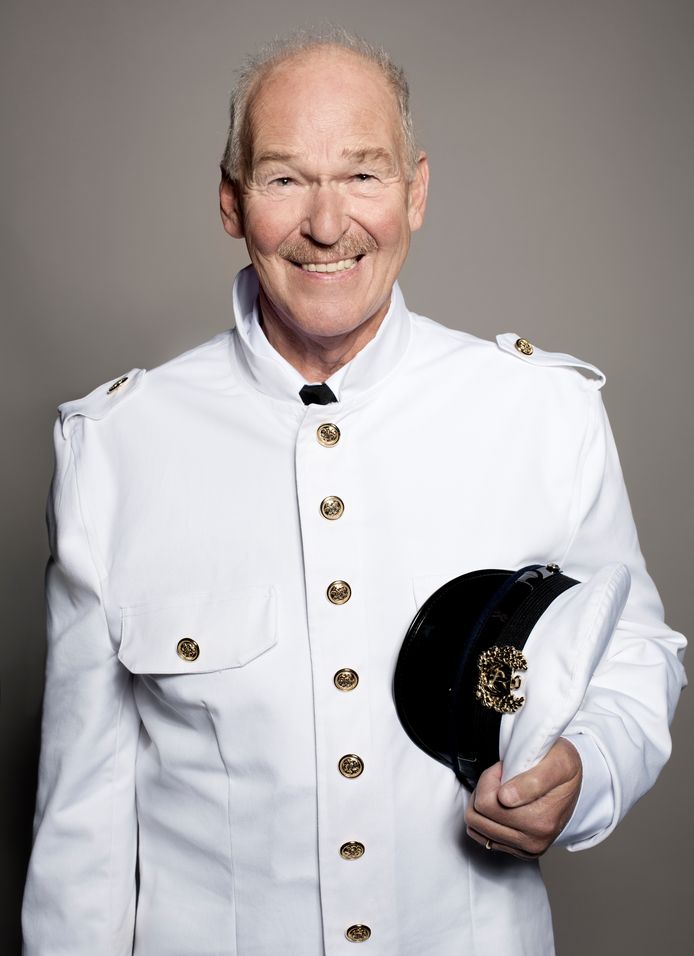 Peter Faber (75) gaat poedelnaakt voor goed doel | Show | AD.nl