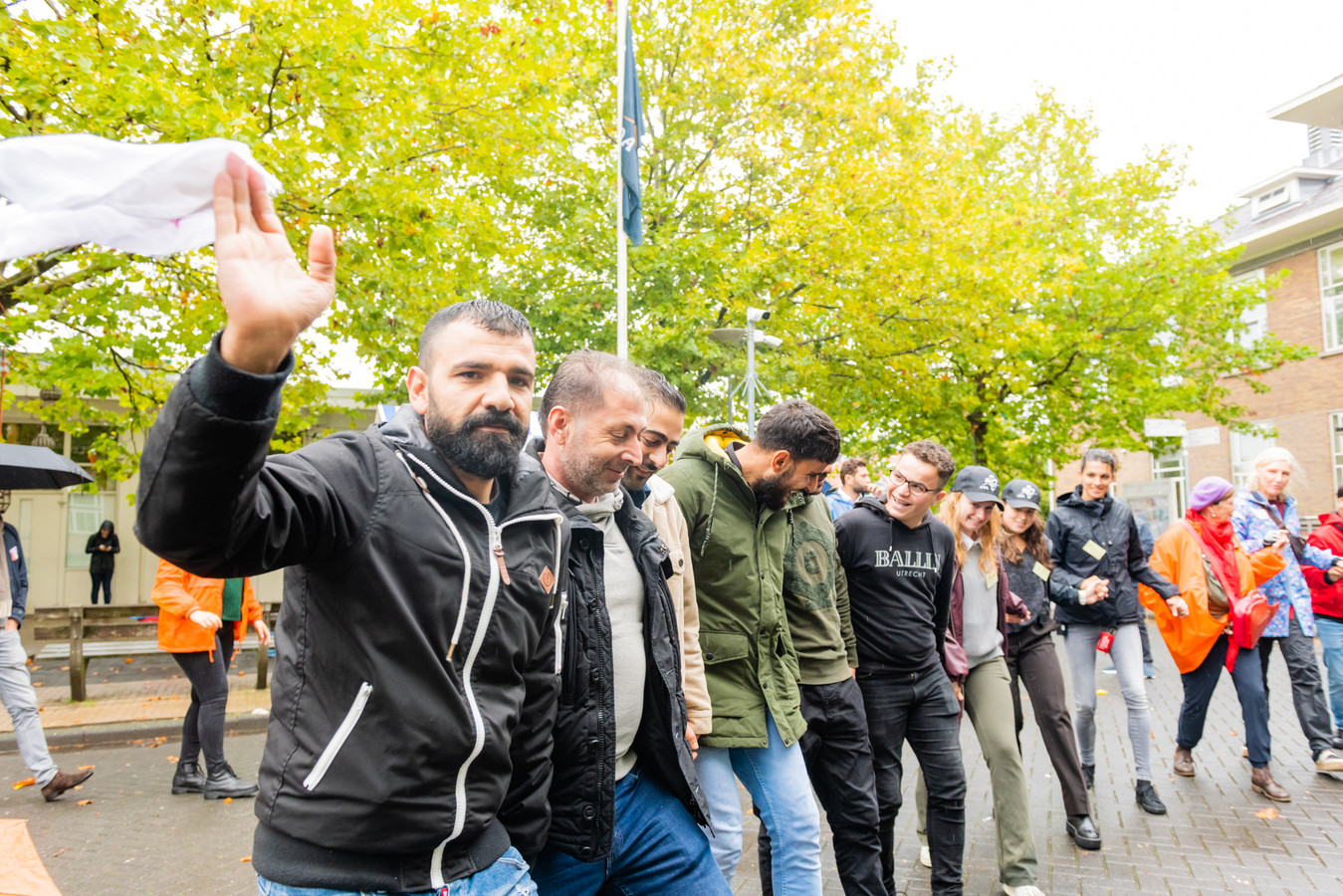 Hoe asielzoekers en buurtbewoners in deze Utrechtse wijk al meer dan ...