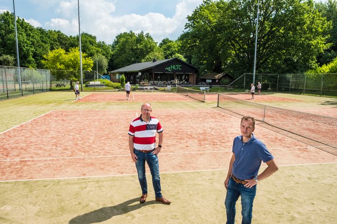 Met nieuwe banen en ander hekwerk is de tennisclub in Heerde weer klaar ...
