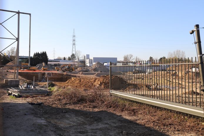 Delhaize bouwt grootste wijnbottelarij van België op oude HLN-site ... Delhaize bouwt grootste wijnbottelarij van België op oude HLN-site ...