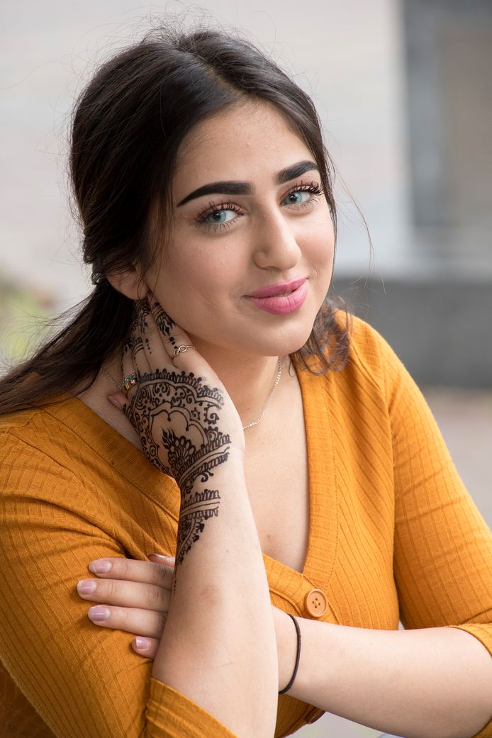 Meryem gaat hele dag shoppen in Arnhem | Tiel | gelderlander.nl