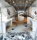 Dubbele ramkraak in centrum Breda zorgt voor ravage bij Samsung en Amac ...