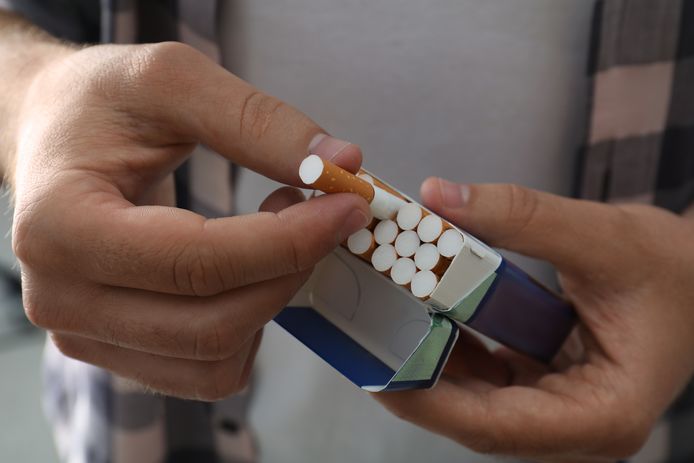 Le paquet de cigarettes va bientôt augmenter: quel est son prix dans ...