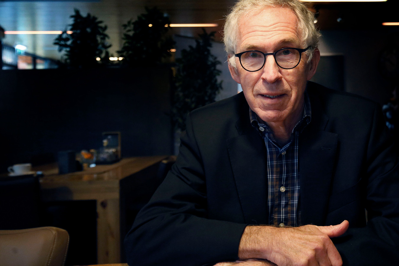 Geen auto, vliegreizen, vlees of warme douche: Sam (73) leeft al jaren ...