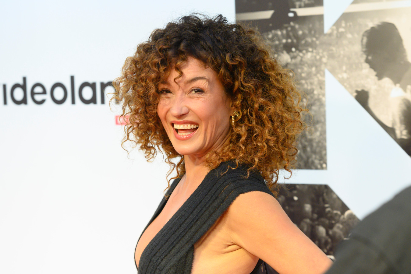 Katja duikt het bed in met Leo en dochtertje Kraantje Pappie heeft ...