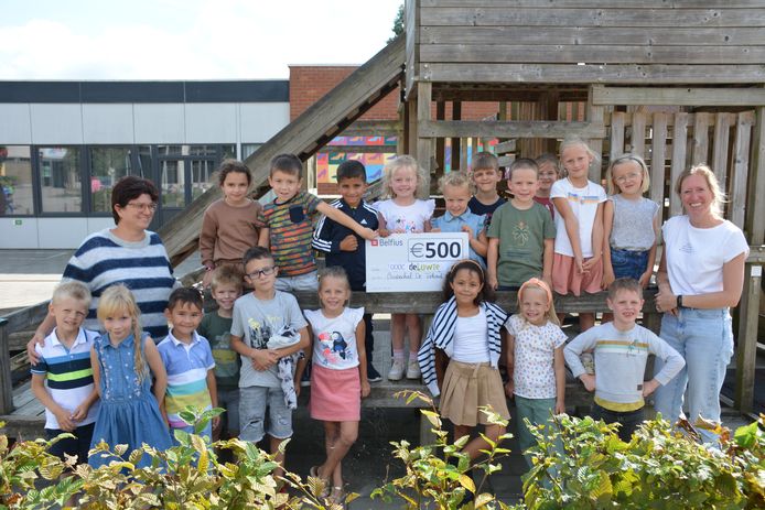 Basisschool De Toekomst uit Avelgem haalt 500 euro op met sponsorloop voor jeugdopvangcentrum De ...