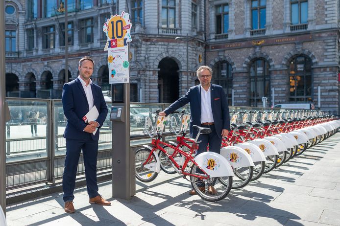 Populairste deelfietsen van Antwerpen worden 10 jaar: “Al meer dan 40 ...