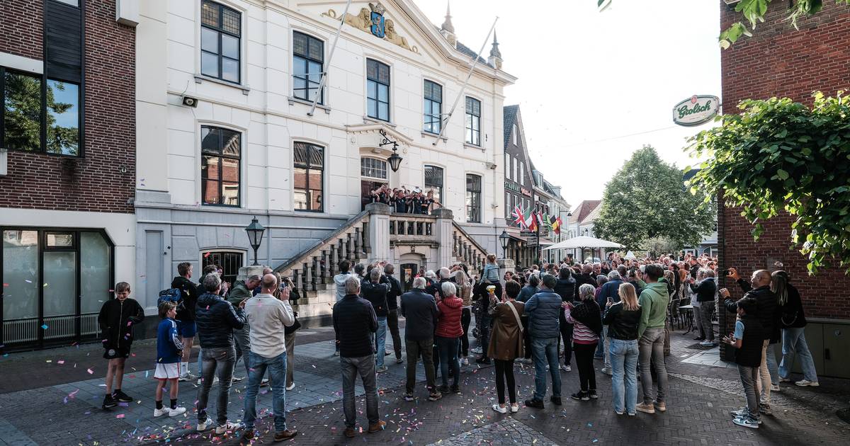 Pop-upmuseum in leegstaand stadhuis Groenlo, met plekje voor Jan Cremer ...