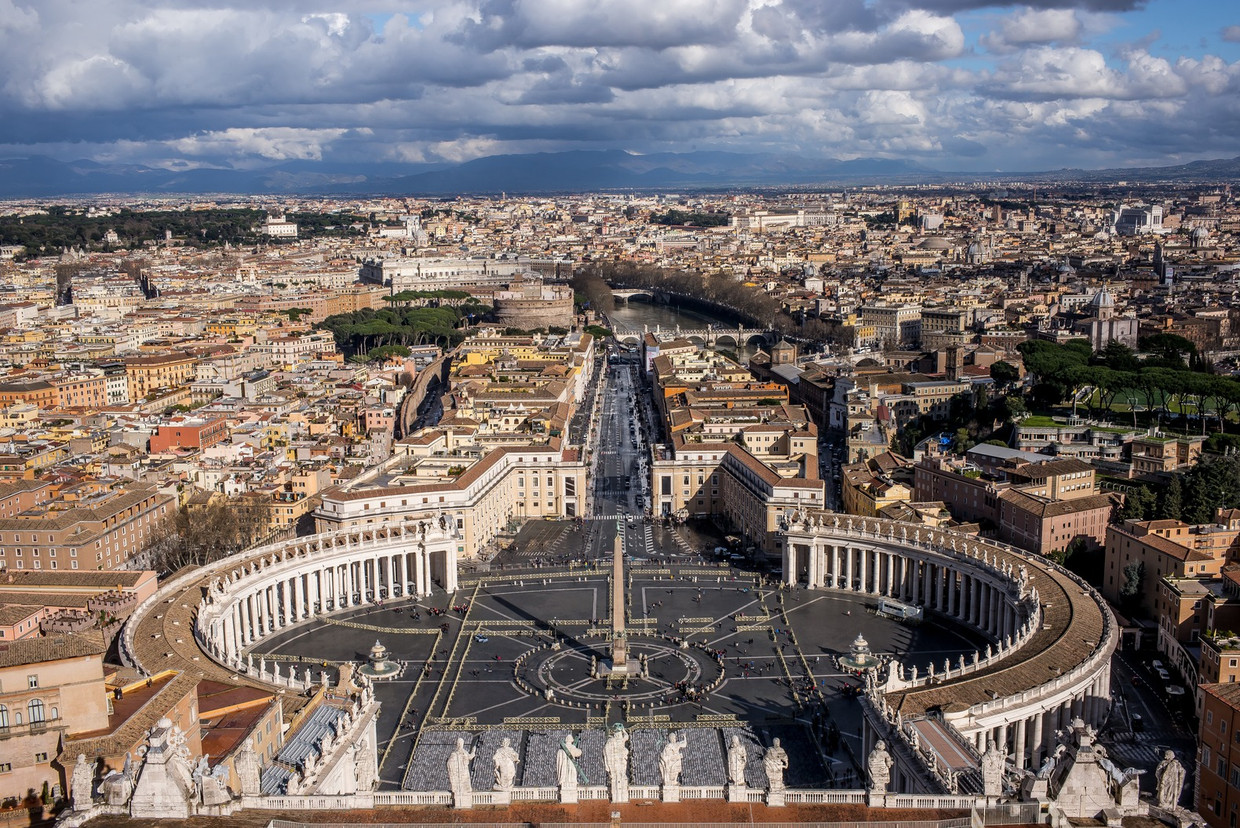 Geopende graven Vaticaan helemaal leeg | Het Parool