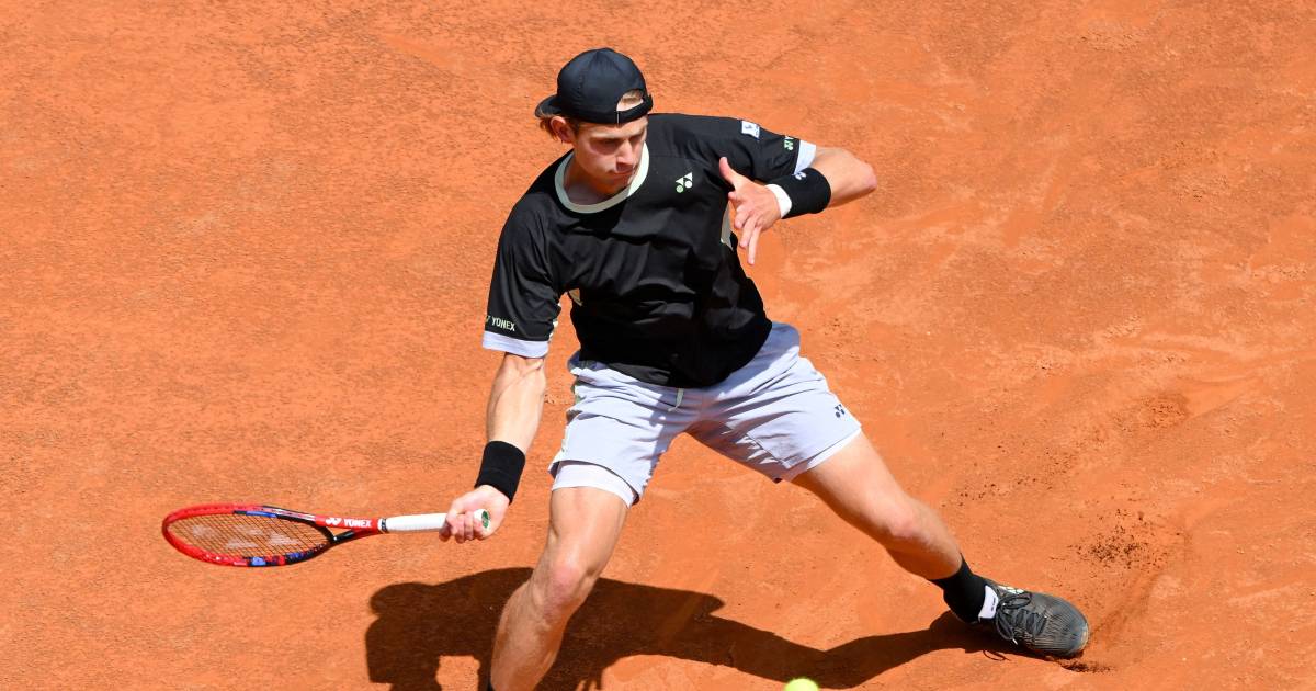 Zizou Bergs vient à bout de Joris De Loore et file au dernier tour des ...