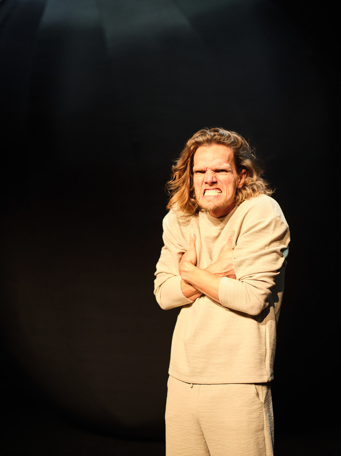 Ruud Smulders maakt voorstelling over aan alcohol verslaafde moeder ...