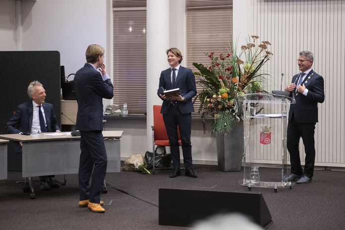 Hardinxvelder Kim Putters krijgt gemeentelijke erepenning ...