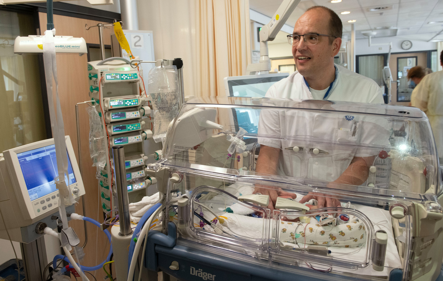 Oplossing voor pijn door infuus bij te vroeg geboren baby’s nabij ...