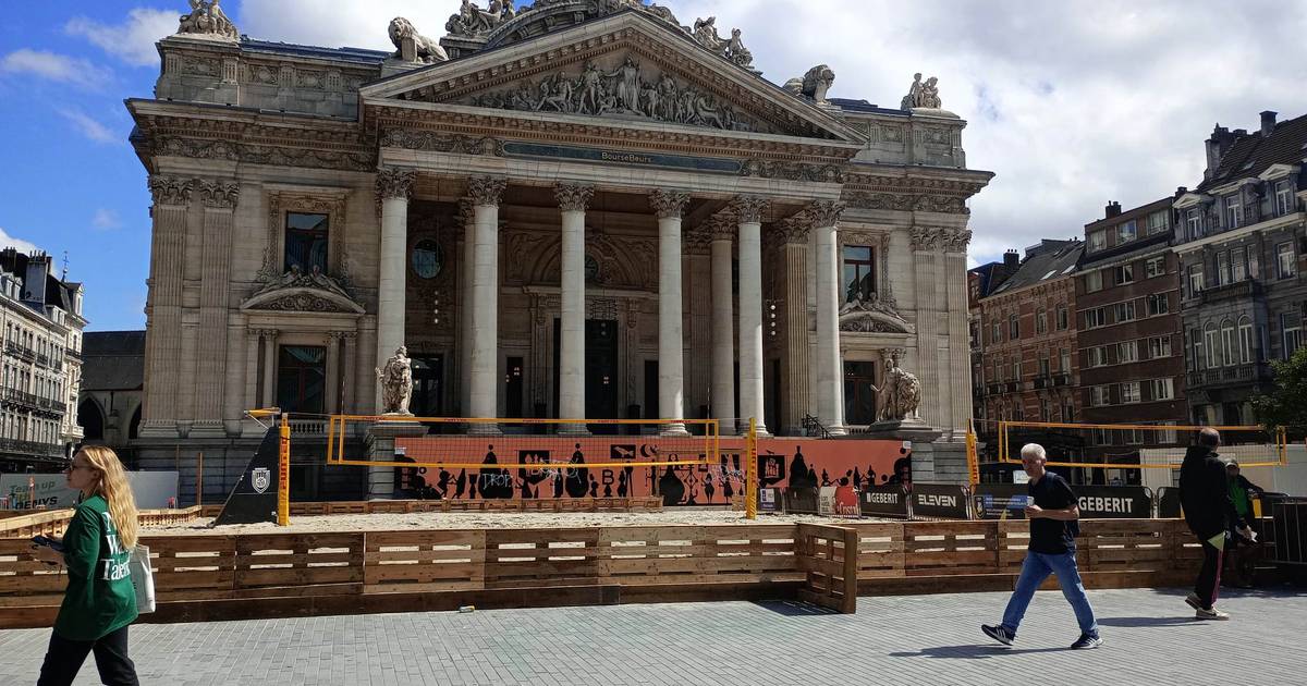 Beurs- en Muntplein veranderen even in strand voor ‘Geberit Beach Tour ...