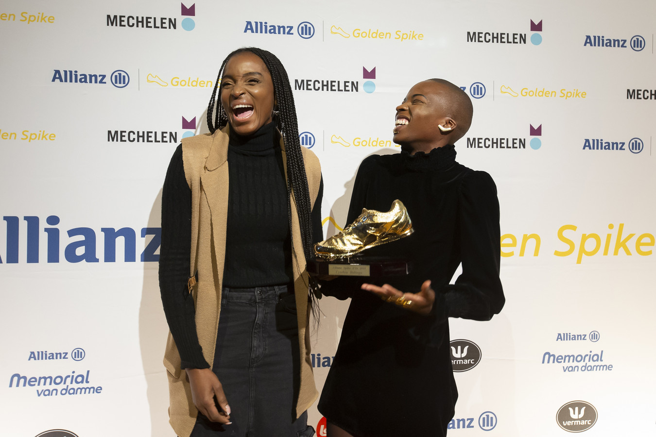 “Nafi zal me de Gouden Spike wel gunnen”: Cynthia Bolingo glundert als ...