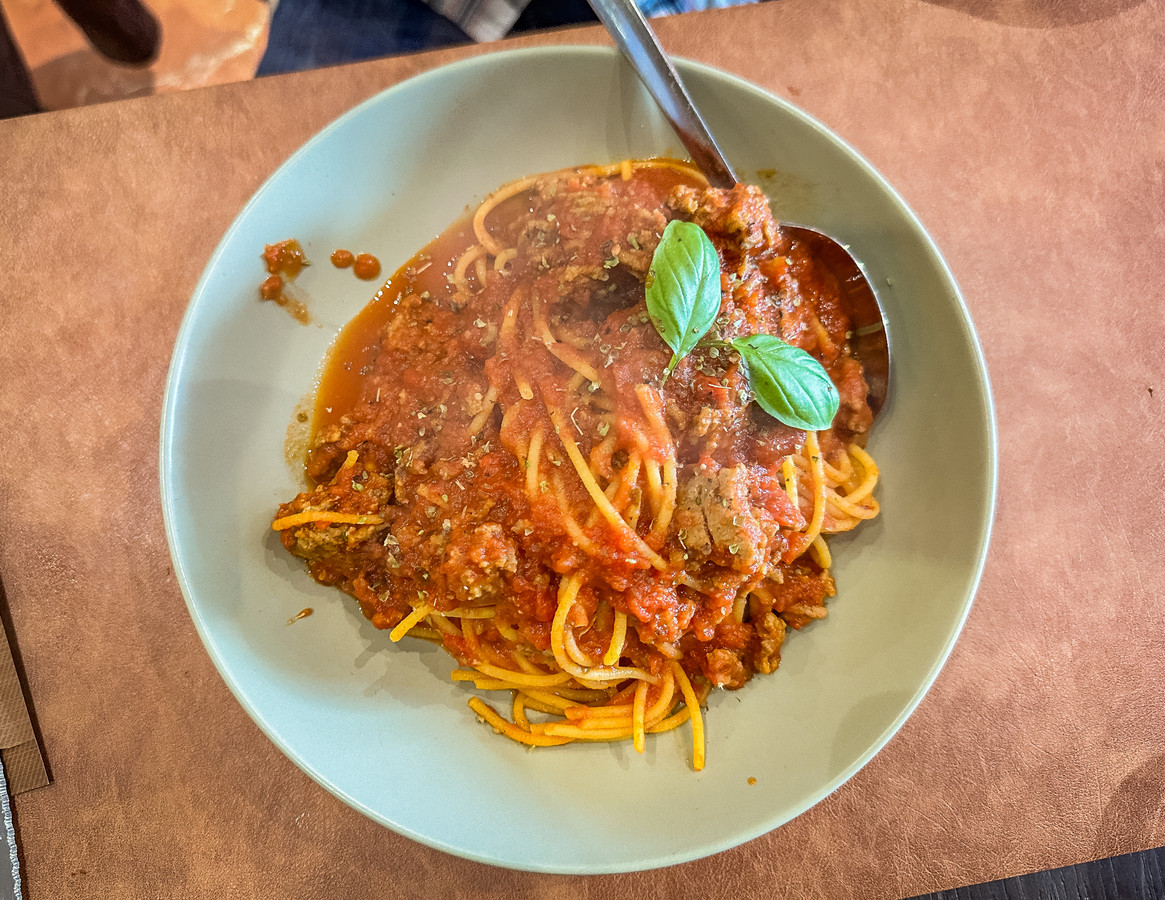 Luc Bellings gaat op zoek naar de lekkerste spaghetti bolognese aan de ...