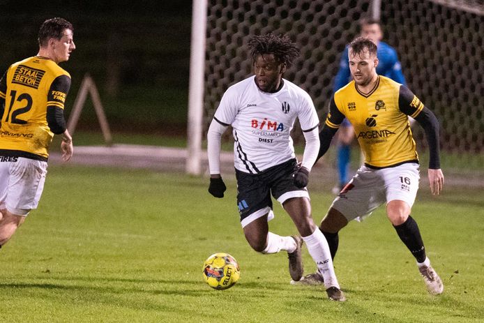 Alex Matuta en KFC Diest leven ontspannen toe naar derby tegen Betekom ... Alex Matuta en KFC Diest leven ontspannen toe naar derby tegen Betekom ...