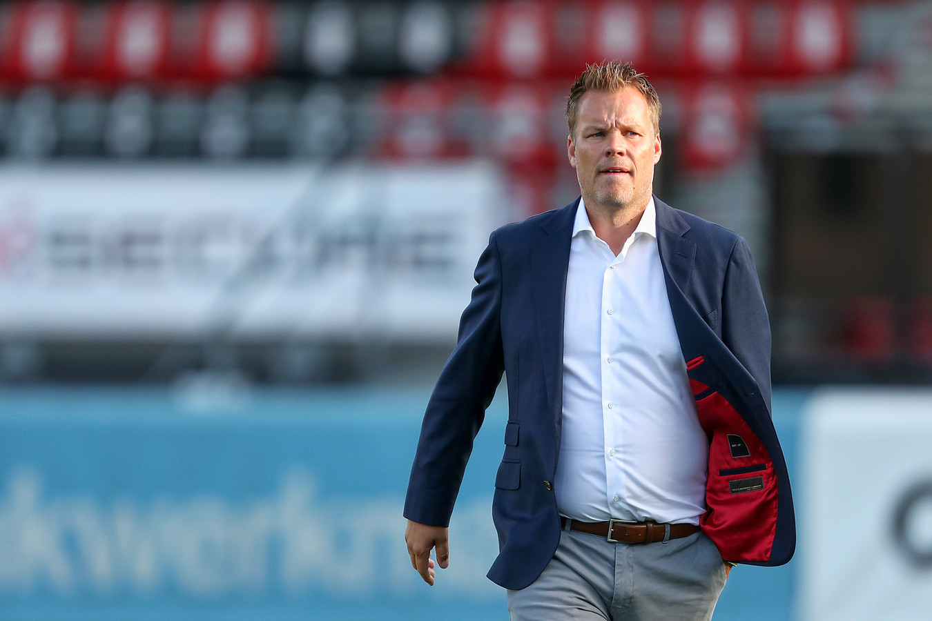 Uitgeputte Richard Mank neemt afscheid van Excelsior Vrouwen: ‘Ik doe ...