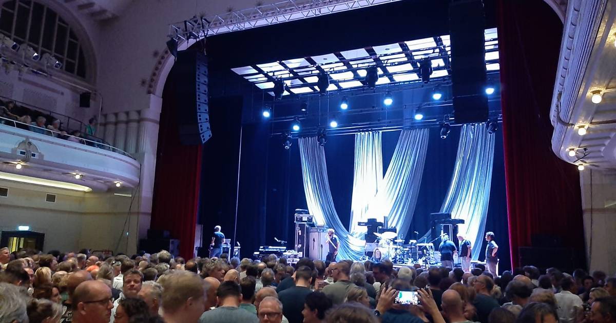 Alarm gaat af in De Vereeniging, concert Joe Jackson korte tijd ...