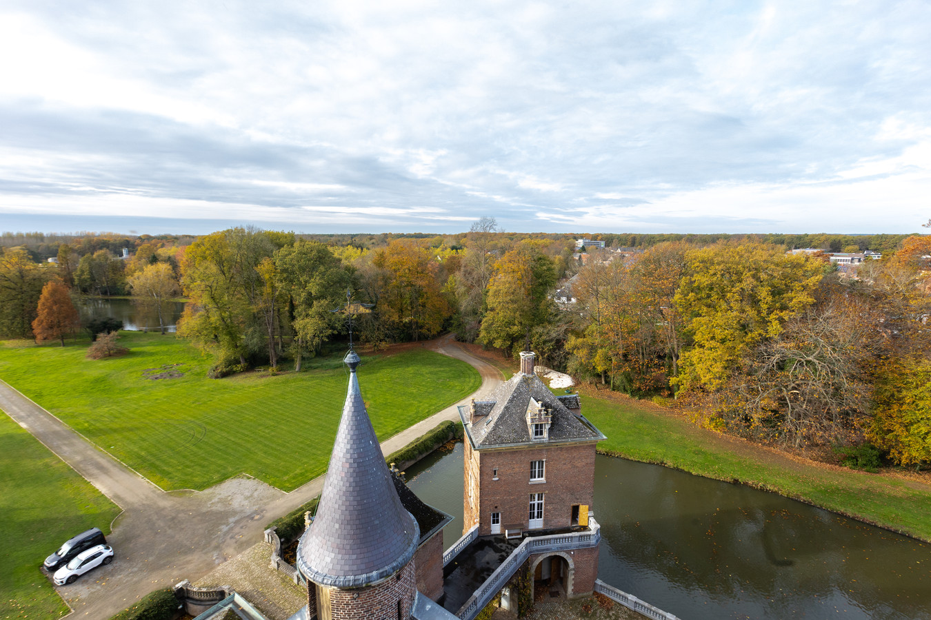 BINNENKIJKEN. Prins Simon de Merode stoomt zijn kasteel klaar voor de toekomst: “We willen onze ...