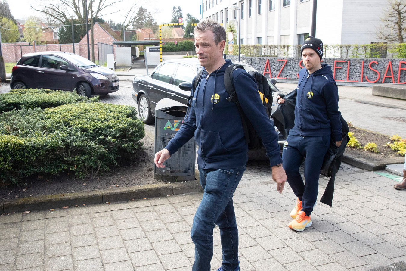 "Als Van Aert op Spelen goud pakt, is alles vergeten": ploegleiders ...